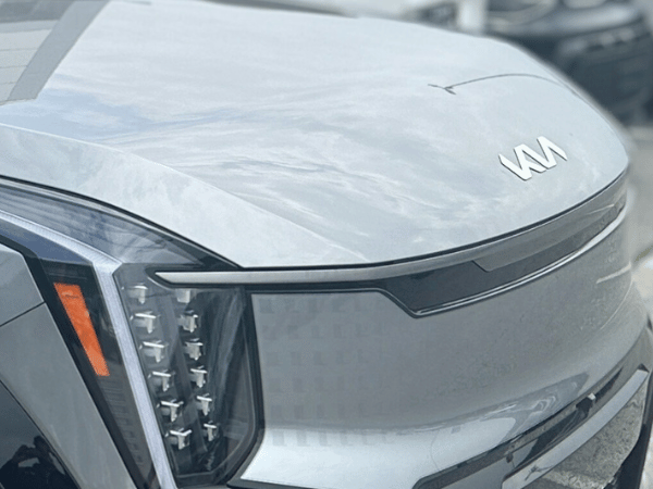 Kia EV9 GT-Line Makes Wards 10 Best Engines & Propulsion